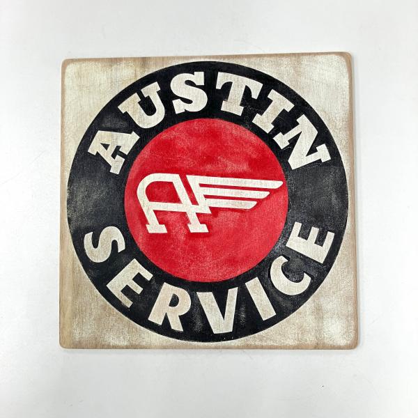 木のプレートにオースチンのAロゴがペイントされています。AUSTIN SERVSE Wood Plate Sign45cm×45cmレトロ看板　新品　クラシックミニ関連グッズ　自動車関連メーカー　ガレージグッズ　装飾　店舗ショールーム　ディ...