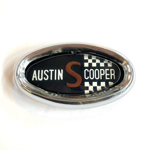 モーリスクーパーSのボンネット中央のエンブレムバッジです。こちらは中古品です。写真のものが現品です。リプロダクション品。付属品はございません。商品のキズ汚れによる返品はご遠慮ください。Classic Mini Morris Cooper S...