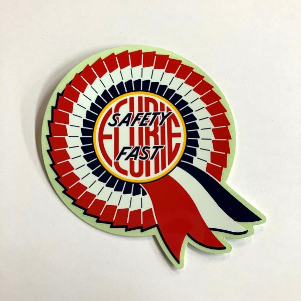 縁の部分までステッカーです。縁の緑の部分は台紙の色で、ステッカーはクリアになっいます。10cm×10.5cm