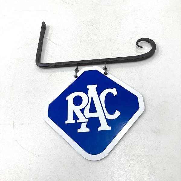 壁に固定するインテリアです。固定するネジなどは付属しませんので、別途ご用意ください。落下しないように固定を行ってください。新品ですが、写真のものが現品です。店舗やお部屋のインテリアにオススメです。金具部分サイズ：30cm×16.5cmプレー...