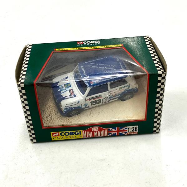 ローバーミニのコーギー社製ミニカーです。左右ドアが開閉します。＃193外箱に、細かなキズ、色あせなどの経年劣化があります。写真のものが現品となります。量産品に関しましては、製品の塗装のムラ、デカールのズレ、各種パーツの取り付け位置の誤差など...