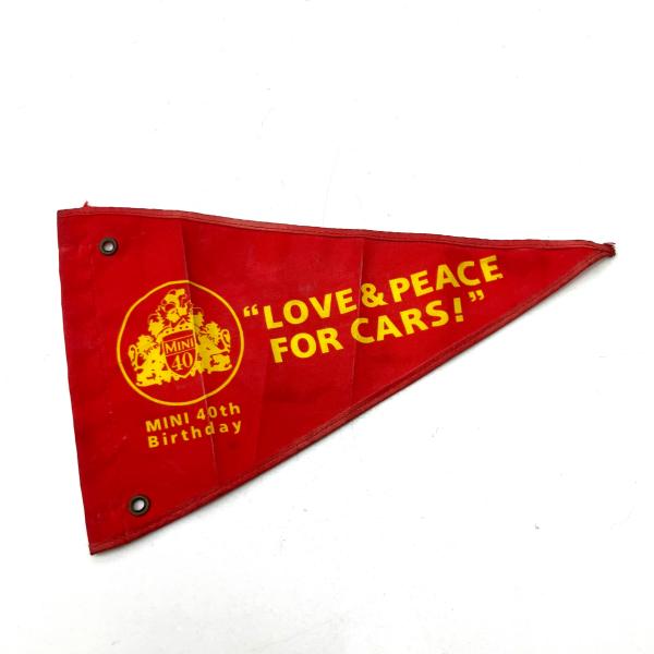 中古フラッグです。汚れ色褪せあります。写真の物が現品です。約28.5cm×18cmClassic Mini 40th Anniversary Car Automobile Logo Flag Garage Banner Sign