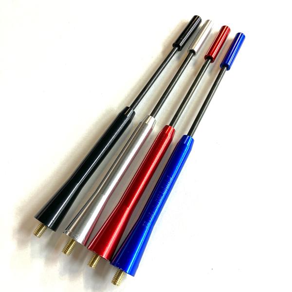 1997年以降のローバーミニの屋根に取付可能なアルミショートアンテナです。16.6cm（ネジ部分含まず）それぞれ写真の物が現品です。