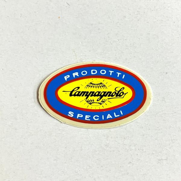 縁のクリア部分までがステッカーです。写真にてご確認ください。2.6cm×4.5cmカンパニョーロの楕円形のステッカー。古いステッカーにつき、粘着が弱まっている可能性がございます。ご了承ください。