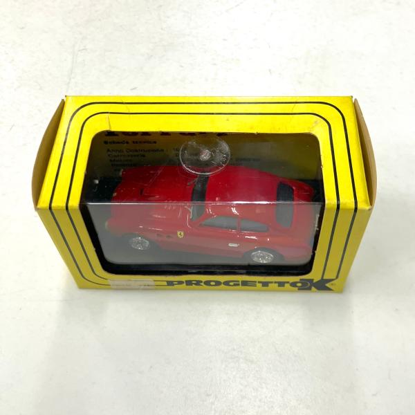 031フェラーリ 250 MM 1952Road Car/Stradale Red写真のものが現品となります。紙パッケージにシール付着、経年劣化、汚れあり。量産品に関しましては、製品の塗装のムラ、デカールのズレ、各種パーツの取り付け位置の誤...