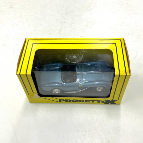 012フェラーリ 250 T.R. 195824h Le Mans N.19写真のものが現品となります。紙パッケージにシール付着跡あり、経年劣化、汚れあり。量産品に関しましては、製品の塗装のムラ、デカールのズレ、各種パーツの取り付け位置の誤...