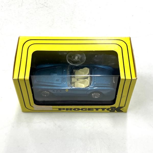 095フェラーリ S スパイダー 1952Stradale/Blue metall写真のものが現品となります。紙パッケージにシール付着跡あり、経年劣化、汚れあり。量産品に関しましては、製品の塗装のムラ、デカールのズレ、各種パーツの取り付け位...