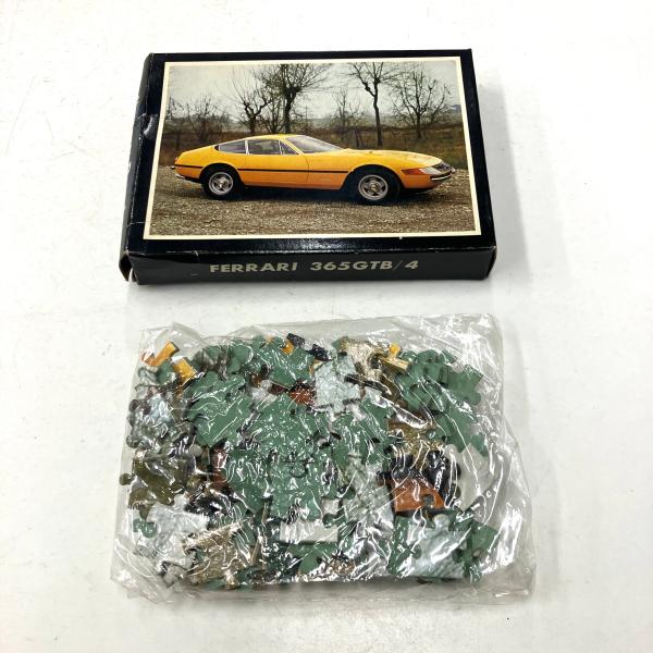 写真の物が現品です。108ピース163mm×240mm古いもので、パッケージに色褪せ劣化有り。Jigsaw Puzzle FerrariNo.S12自動車関連グッズ　車のパズル　