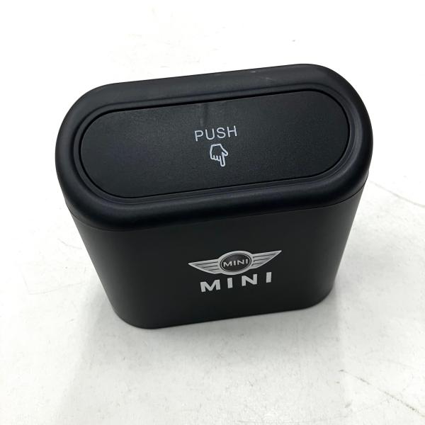 ウイングミニマークのダストボックスです。未使用品ですので、ゴミ箱以外に、小物入れなどにもご利用いただけます。蓋は取り外すことも可能です。吊り下げて使用することもできます。新品ですが、写真の物が現品です。15.2cm×6.2cm高さ：14cm