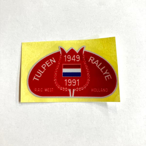 黄色い部分は台紙です。ステッカーの縁取りは写真にてご確認ください。3cm×5.1cm