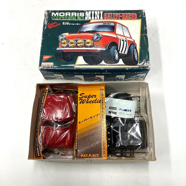 Nichimo 1:20 MORRIS MINI COOPER 1275S MK2 RALLYE RACER #177 Vintage New Old Stock日本模型株式会社未組み立て。箱は劣化がありますが新品です。外箱に、細かなキズ、...