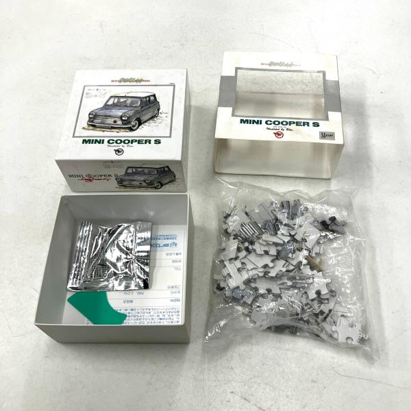 ミニクーパーSのパズルです。108ピースNo.108-33182mm×257mm写真のものが現品です。紙箱とスリーブに汚れあり。付属の糊は劣化していますので、別途ご用意ください。