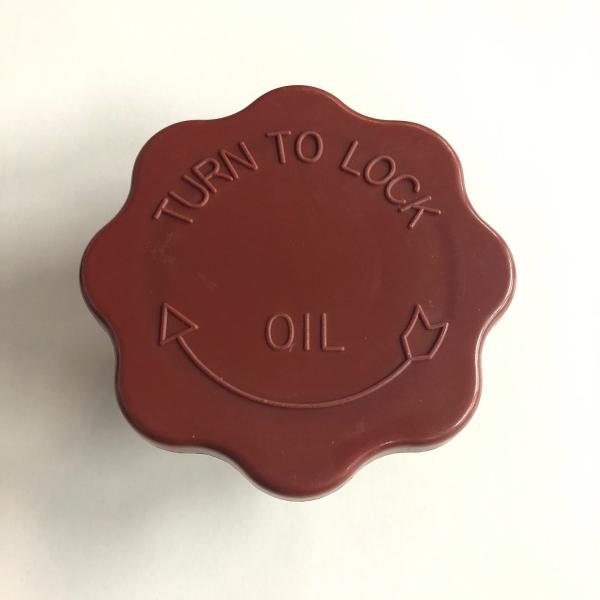 ローバーミニのミニフィンタイプのアルミ製タペットカバー専用のオイルフィラーキャップです。独特のフィラーキャップのリプロダクション新品です。オイル漏れ等不良になった時の補修パーツです。赤の色味は、入荷により変わることがあります。確認が必要な方...