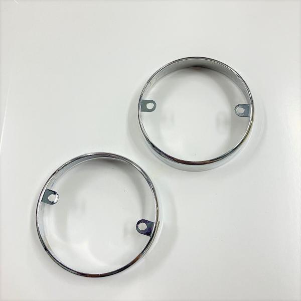 ローバーミニの1997年以降用のフラッシャーリングです。フラッシャーランプは別売りです。価格は2個分のものです。　Classic Mini Front Indicator Chrome Rim Pair