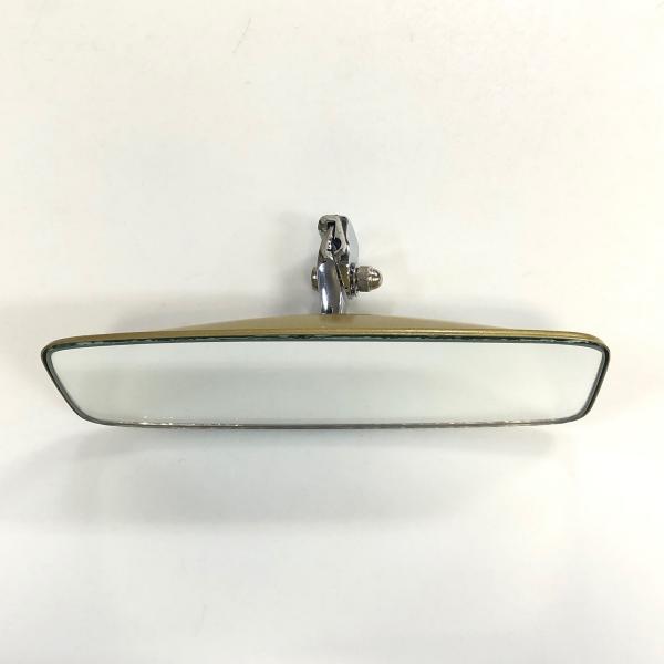 クラシックカーのセンターピラーミラーに取付可能なミラーです。MGやイギリス車などセンターピラールームミラーの車のミラー部分のみ（新品）の販売です。フロントウインドの中央につけるバックミラー。ミラーサイズ：15cm×5.2cmミラー以外の付属...