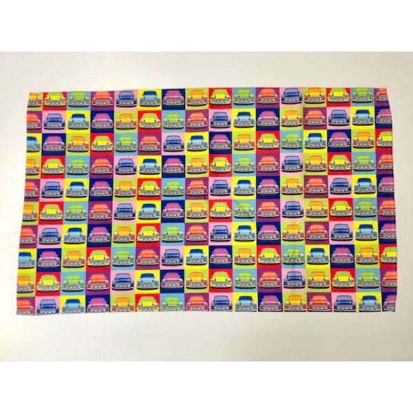 アンディー・ウォーホール風な、カラフルなローバーミニのフロントビューがプリントされた布です。ランチョンマットにお勧めです。その他加工されたり、さまざまな用途にご利用下さい。裏：無地素材：ポリエステル約74cm×45cmCloth Class...