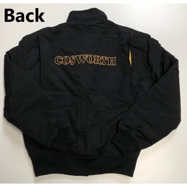 1958年創業のレーシングエンジンビルダー、コスワースの刺しゅう入りウエアです。新品デットストックビンテージ品。写真のものが現品です。アメリカ製 表地：ナイロン100％中身：ポリエステル裏地：タフタナイロン表側左右にファスナー付きポケットあ...