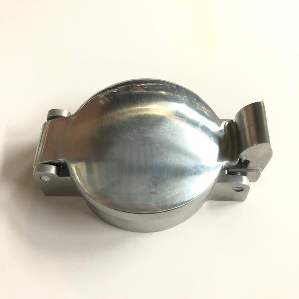 クラシックミニのガソリン給油口のカバーです。こちらは、カバーのみの販売です。このカバー単体では使用出来ません。お持ちの純正のキー付きガソリンキャップの上にかぶせ、付属のレンチで固定してください。隙間がないように設計されているため、個体により...