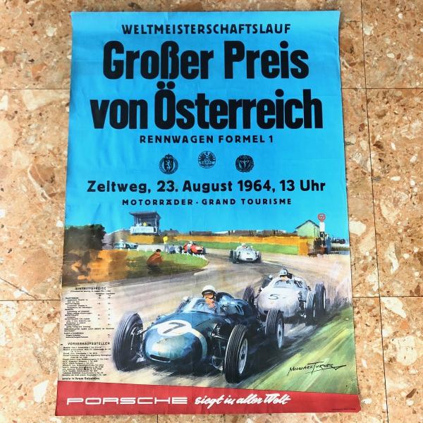 Porsche Vintage Car Race Poster84cm×59cm写真のものが現品です。右横に穴状に破れあり。経年劣化があります。淵にシワあり。古いもので、全体的に、黒ずみ、黄ばみ、色あせございます。ご了承ください。