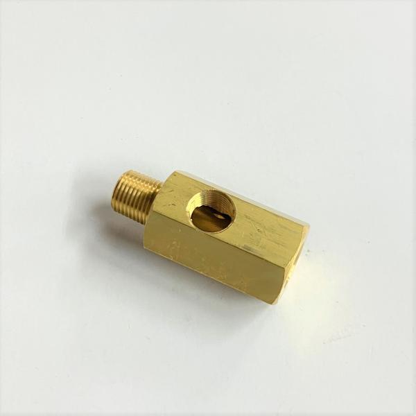 ローバーミニ適応油圧計の二又ジョイントです。メカニカルゲージと警告ランプを同時に取付可能のジョイントになります。エンジンブロックに取り付けします。