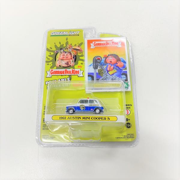 GARBAGE　PAIL　KIDSステッカー付1/64スケールクラシックミニ（ローバーミニ）のミニカーです。
