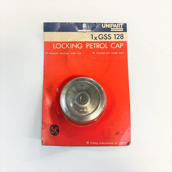 LOCKING　PETROL　CAPADO16の車両に対応するガソリンキャップです。パッケージ未開封の新品ですが、パッケージに汚れがあります。ご了承ください。Classic Mini Gas Petrol Locking Cap Cover