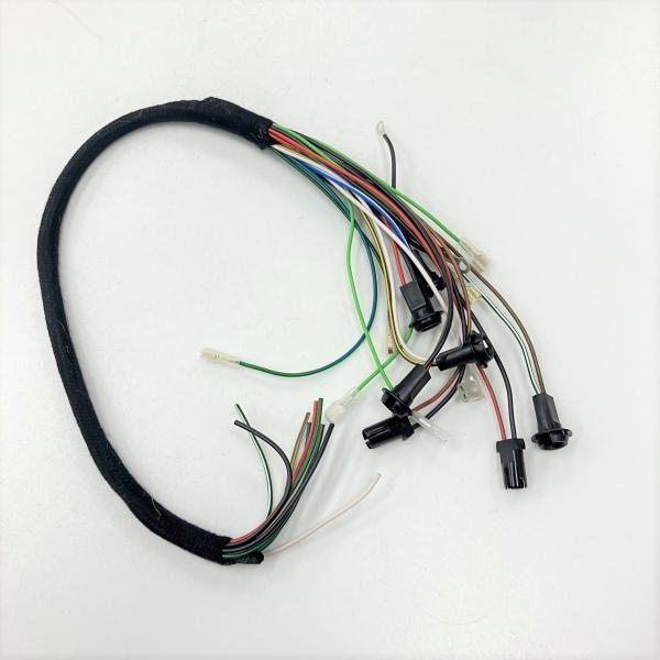 ローバーミニ適応センターメーター用の配線キットです。