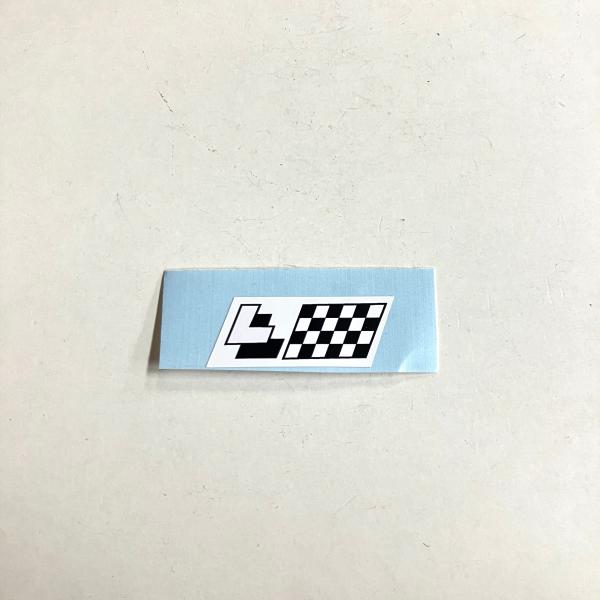 水色の部分は台紙の色です。1.4cm×3.5cm