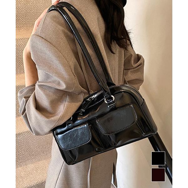 素材：合成皮革+ポリエステルカラー：ブラック/ダークブラウンサイズ：高さ:約15cm 上横幅:約23.5cm 底横幅:約26.5cm マチ:約8.5cm 持ち手高さ:約29cm 持ち手長さ:約68cm（調節不可、取り外し不可）■収納について...