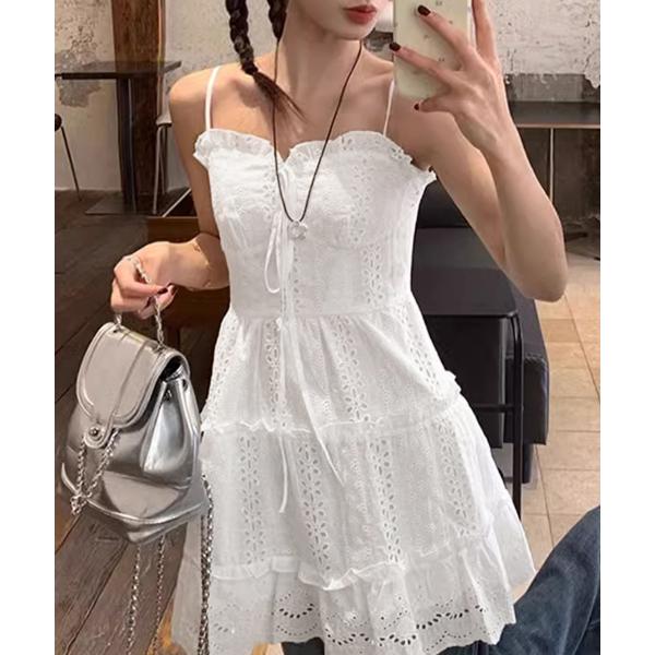 表地素材：綿85%+ポリエステル15%裏地素材：ポリエステル100%カラー：ホワイトサイズ：ワンサイズ総丈（肩ひも調節可）:約71-79cm 裏地丈:約45cm 身幅:約27cm 胸囲(バックゴム仕様):約54-92cm ウエスト:約95c...