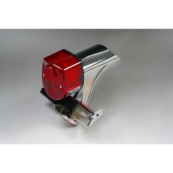 ■内容ダックステールランプレッド＆テールブラケットセットです。こちらは輸入品パーツです。■製品詳細本体カラー クロームメッキテールランプ12V電球入り取り付けステーセット