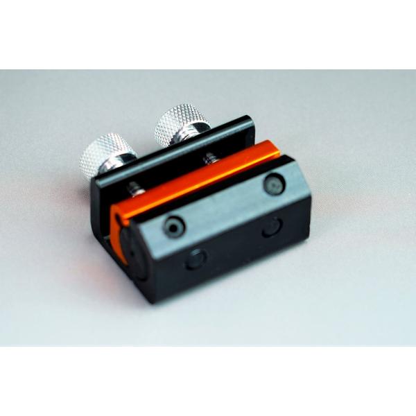 ケーブルインジェクターは単車等のブレーキやクラッチのアウター・ワイヤーケーブル内に、潤滑剤を送り込む際に便利な商品です。▲潤滑剤は付属しておりません。[材質] アルミニウム