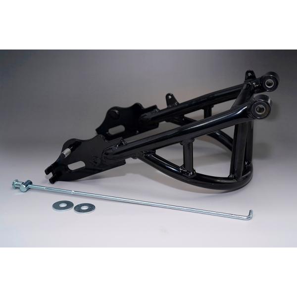 ■特長モンキーのスチールスイングアームにスタビ補強を装着したことで、スイングアームの剛性がアップ。ハードな走行にも耐えうるタフなスイングアームです。純正スイングアームを基本設計にスタビ補強を施しているため、モンキー本来のスタイルをそのままに...