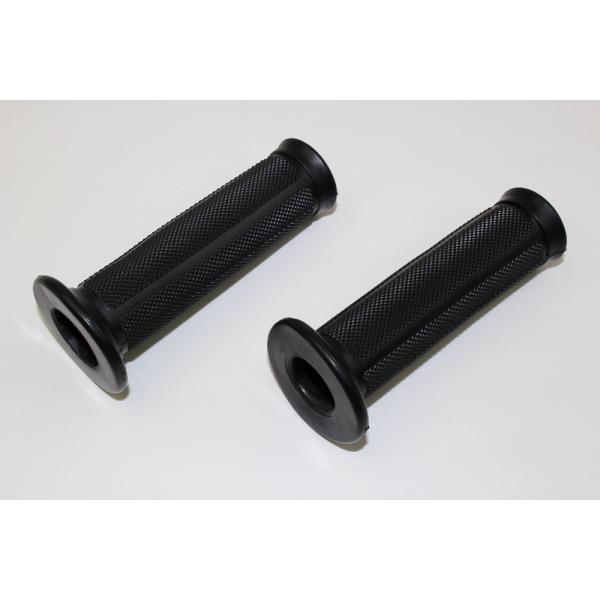 ■特長モンキー、ゴリラのハンドルグリップと同じ形状です。純正と同じ幅、グリップパターンでレストアにお薦めです。■内容品ハンドルグリップ左右 1セット
