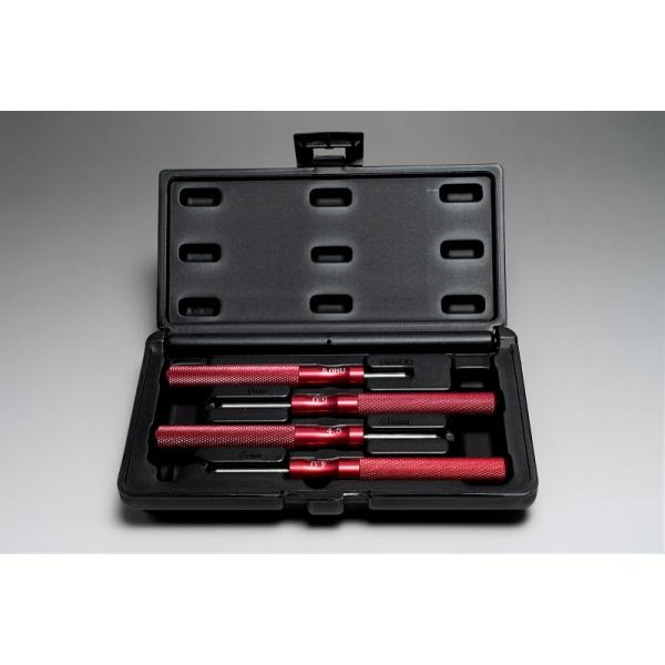 ■特長バルブステムシールの取り付けに便利なインストーラー工具です。モンキーシリンダーヘッドのφ5mm穴にご使用可能です。アルミ製取っ手つき、使用頻度が多い4.0?5.0mmまでをケースに収めました。■内容内径φ4.0(シャフト長35mm)、...