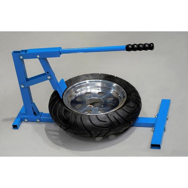 ■特長タイヤサイズ21インチまで対応できるビードブレーカー（タイヤチェンジャー）です。 高価な電動タイプのタイヤチェンジャーとほぼ同じ作業ができ、断然コストパフォーマンスに優れた商品です。■製品詳細対応サイズ 15〜21インチ（バイク、軽、...