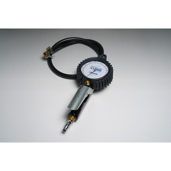 ■特長一流メーカーの『ミシュランゲージ』は使い易さバツグン！持ちやすい大きさと、しっかり握れる大型の操作レバーを採用した使い勝手抜群のモデル！エアー圧を下げたい時は、ボタン一つで簡単にエアーを抜くことができます！精密機械のタイヤゲージをしっ...