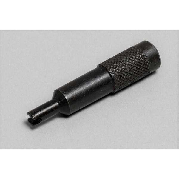 ■特長タイヤバルブコアの脱着用工具です。チューブタイヤ、チューブレスタイヤでも使用できます。摘まみやすい様、ローレットを刻んでいます。コンパクトで携帯にも便利です。■用途タイヤチューブバルブ、チューブレスバルブの虫回し■サイズ長さ 43mm