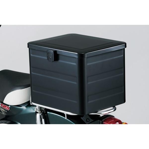 ■内容ホンダ純正クロスカブ・CROSS CUB用のラゲージボックスです。です。底板1.2mmの高い耐久性と上面の蓋部分を平らにすることで、伝票等の記入も可能な利便性を兼ね備えたボックスです。ロックもワンタッチ感覚で簡単です。縦置き・横置きが...