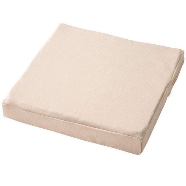 車いす使用時に心地よく安定して座っていただけます。座面奥は低くなっており、荷重がかかりやすい為キューブで大きめでしっかり支えますクッションサイズ：40×40cmクッション厚さ：5〜6cm材質側地・表地・マチ：ポリエステル100%(吸水速乾)...