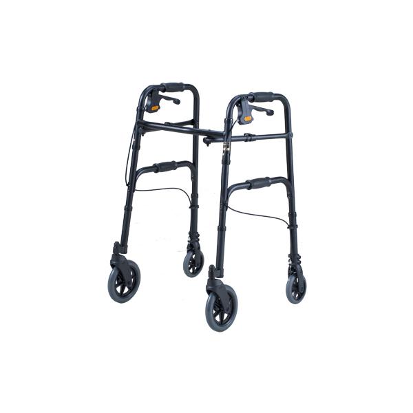 すぐれた機能・安心機能がいっぱいです。●夜間の歩行時に安心な反射板が6カ所に付いています。●ドライバーで簡単交換ができるグリップ。●ワンタッチで折りたたみができ、コンパクトに収納できます。●駐車ロック機能付きハンドブレーキ。●大型でワイドな...