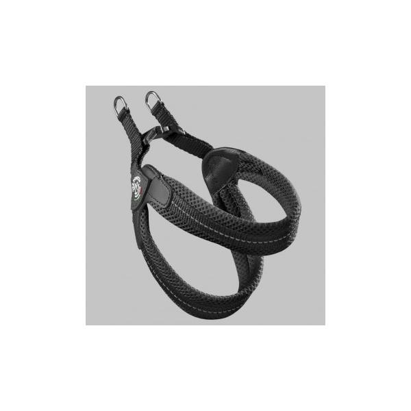 小型犬用に設計されたハーネスです。背中のバックルは簡単に着脱可能で、毎日の散歩やドッグラン、アジリティーなどの運動をする際に動きを妨げないシンプルな設計です。柔らかく触り心地の良いソフトメッシュ生地は軽くて通気性があり負担になりにくく、 光...