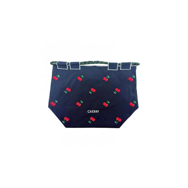 個性的な刺繍がおしゃれなバッグです。エコバッグやショッピングバッグ等、使わないときはコンパクトになるのでとても便利です。
