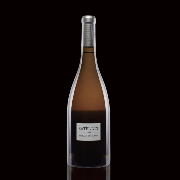 黄色みがかった綺麗な黄金色。パイナップルやグレープフルーツの果実香、タイムのハーブのアロマ。フレッシュなライムやグレープフルーツの果実味。しっかりとした酸と、塩味のあるミネラルを感じられます。産地カタルーニャ州ペネデスD.O. PENEDE...