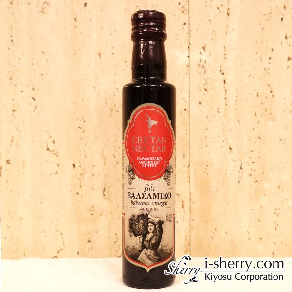 100%天然自然な赤バルサミコ酢です。クレタ島に古くから自生するマスカットの原種「ロメイコ」を樽で6年間熟成させたバルサミコ酢です。繊細でほのかな甘み、そして、まろやかさはオリーブオイルとのマッチングに優れ、お料理を最高の仕上がりにします。...
