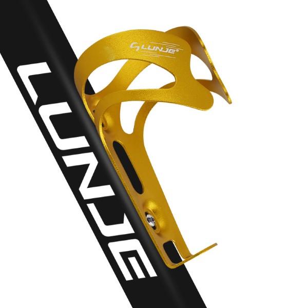 軽量でありながら頑丈なアルミニウム合金素材で作られたボトルホルダーです。自転車フレームに設置された一般的なボトルケージ用のネジ穴が有れば取り付け可能です。自転車のフレームに取り付けて、走行中にボトルを固定・携帯するためのアクセサリーです。横...