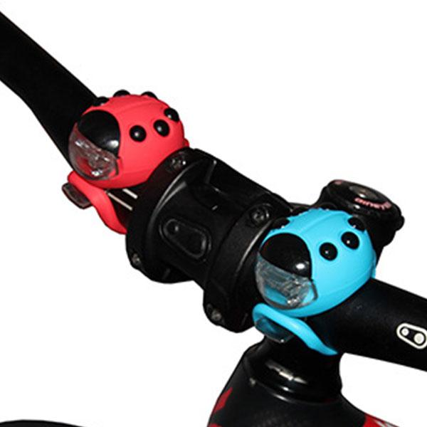 お子様の自転車の視認性を向上させるてんとう虫型のライトです。薄暗い夕方の時間や夜間での位置を示し安全性を高めてくれます。ライトは高速と低速のフラッシュにも切替えられます。シリコンバンドで取り付け取り外しも簡単でボタン電池で光ります。お子様の...