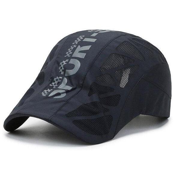 前面からメッシュを施した通気性抜群のキャップです。スポーティーでオシャレなデザイン。平ゴム+バックルにより頭囲の調節ができます。4カラーからお選び頂けます。【サイズ】フリーサイズ(56〜60cm推奨)【カラー】4カラー(ブラック・ネイビー・...