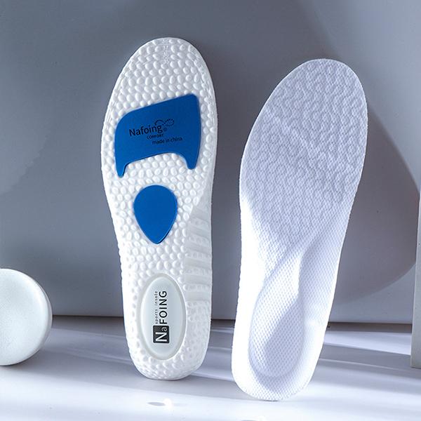 普段使いだけでなくスポーツ時にも使える多機能インソールです。靴に入れるだけで足裏の負担を軽減してくれます。衝撃吸収シートがあるので激しい運動にも効果的です。かかとをしっかり保護してくれるU字型構造になっています。※セール商品に付きいかなる場...