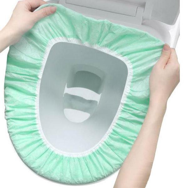公共トイレに行くときに必要な使い捨て便座シートです。表面は不織布で通気性があり快適性に使用できます。裏面は防水PEフィルムを使用し水がしみこみません。伸縮性があり、ほとんどの便座にフィットします。個包装なのでポータブルで持ち運びに便利です。...